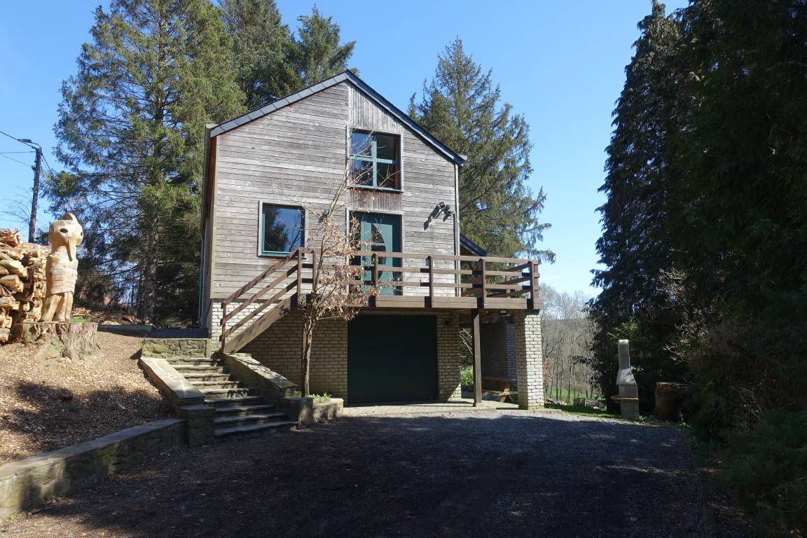 1000 M² Chalet ∙ 4 Slaapkamers ∙ 9 Gasten - Namen