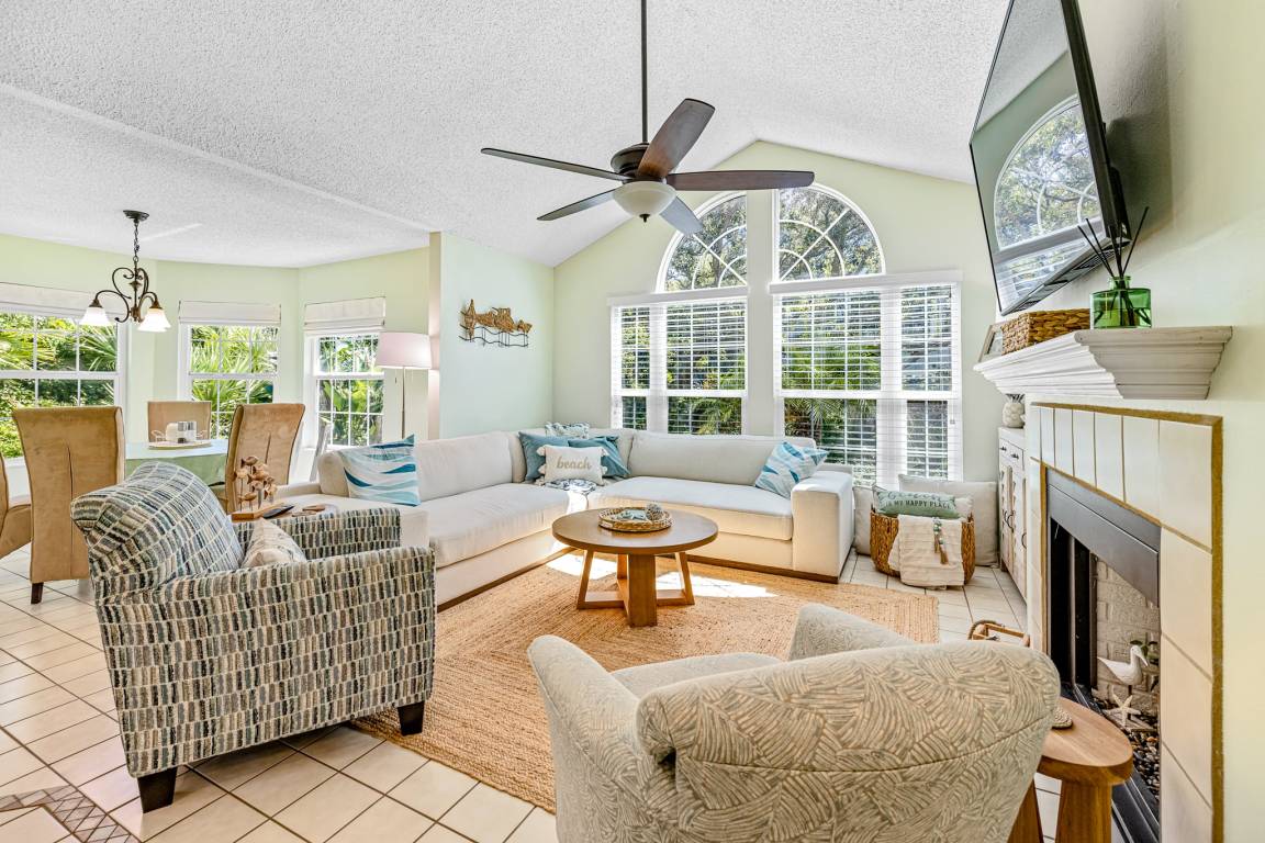 Condo ∙ 3 Bedrooms ∙ 7 Guests - New Smyrna Beach, FL