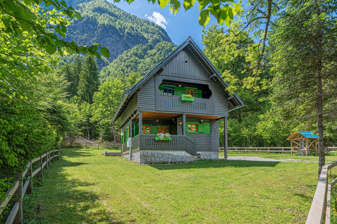120 M² Chalet ∙ 4 Bedrooms ∙ 7 Guests - Ribčev Laz