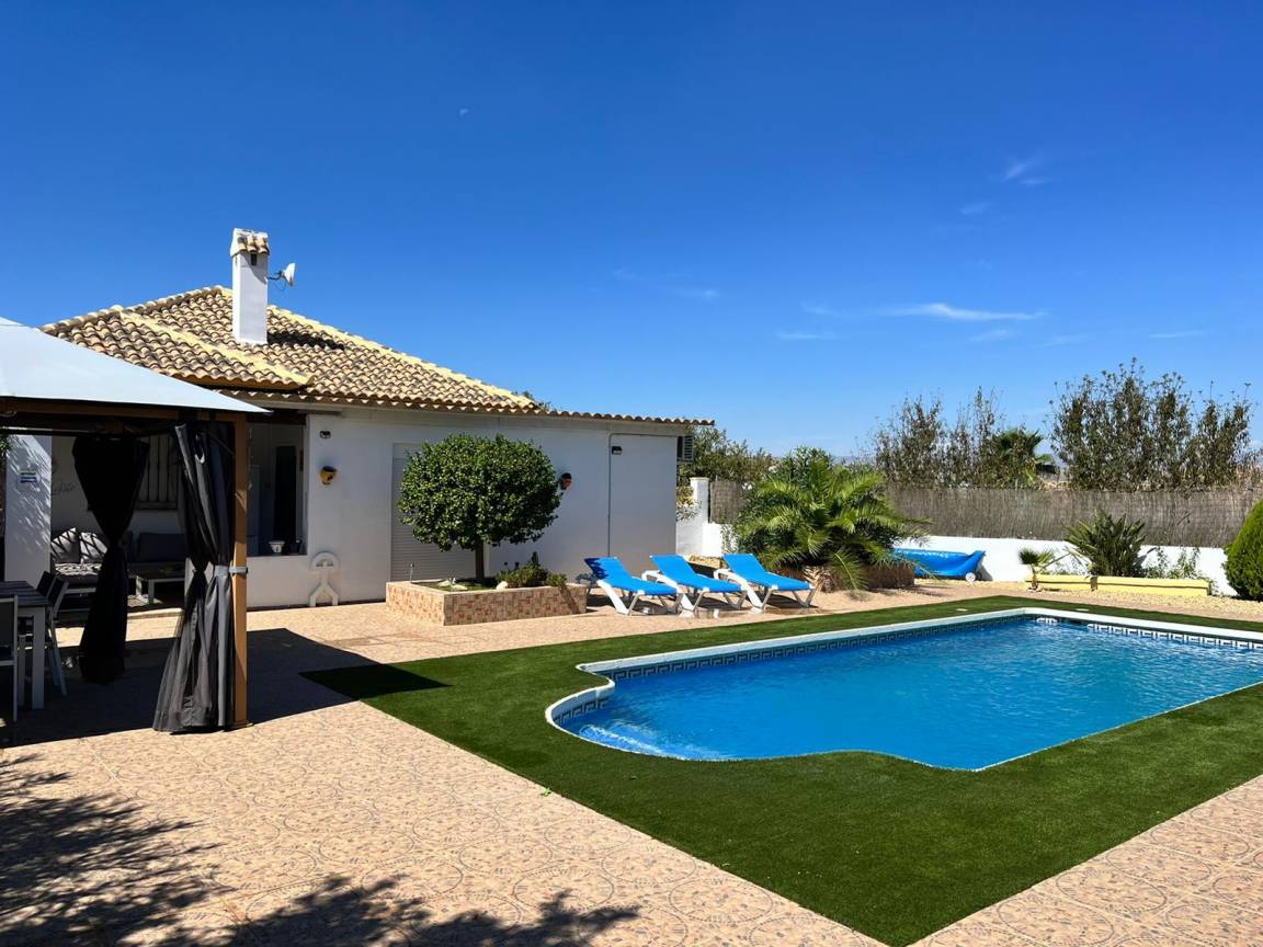 150 M² Villa ∙ 3 Habitaciones ∙ 6 Huéspedes - Albox