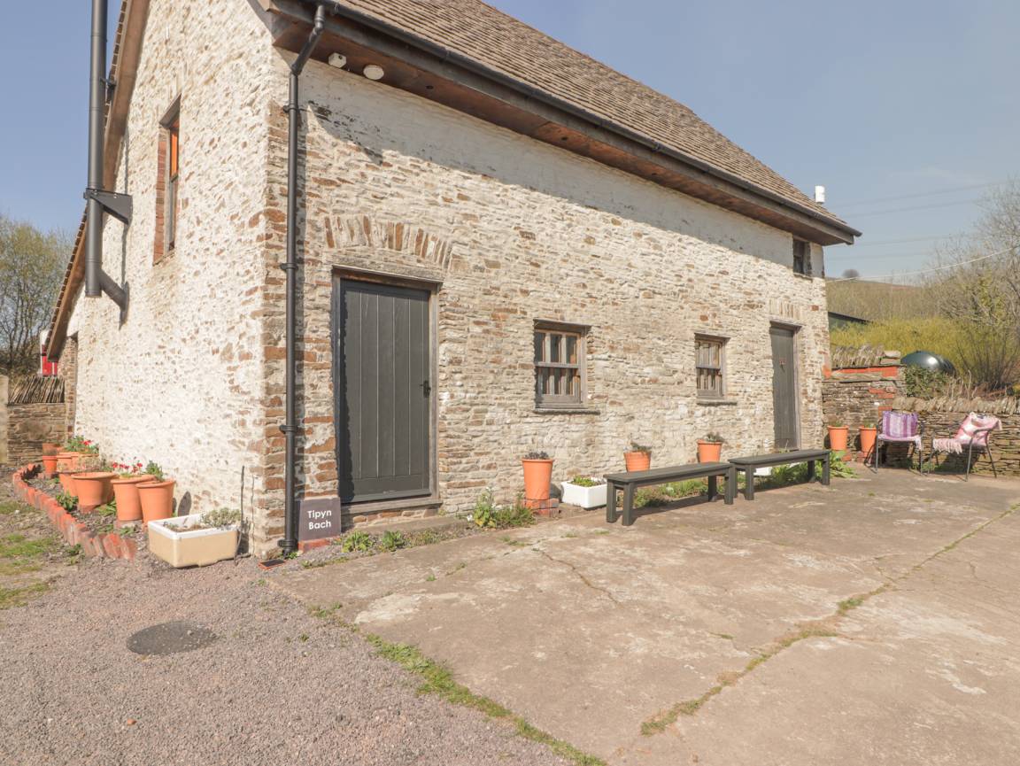 Cottage ∙ 2 Bedrooms ∙ 4 Guests - Pontypridd