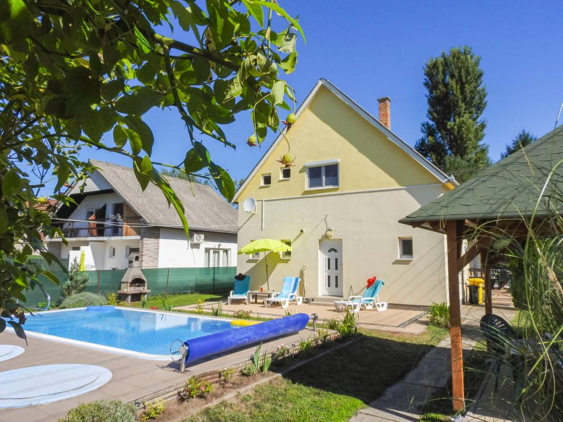140 M² Ferienhaus ∙ 1 Schlafzimmer ∙ 8 Gäste - Balatonfenyves