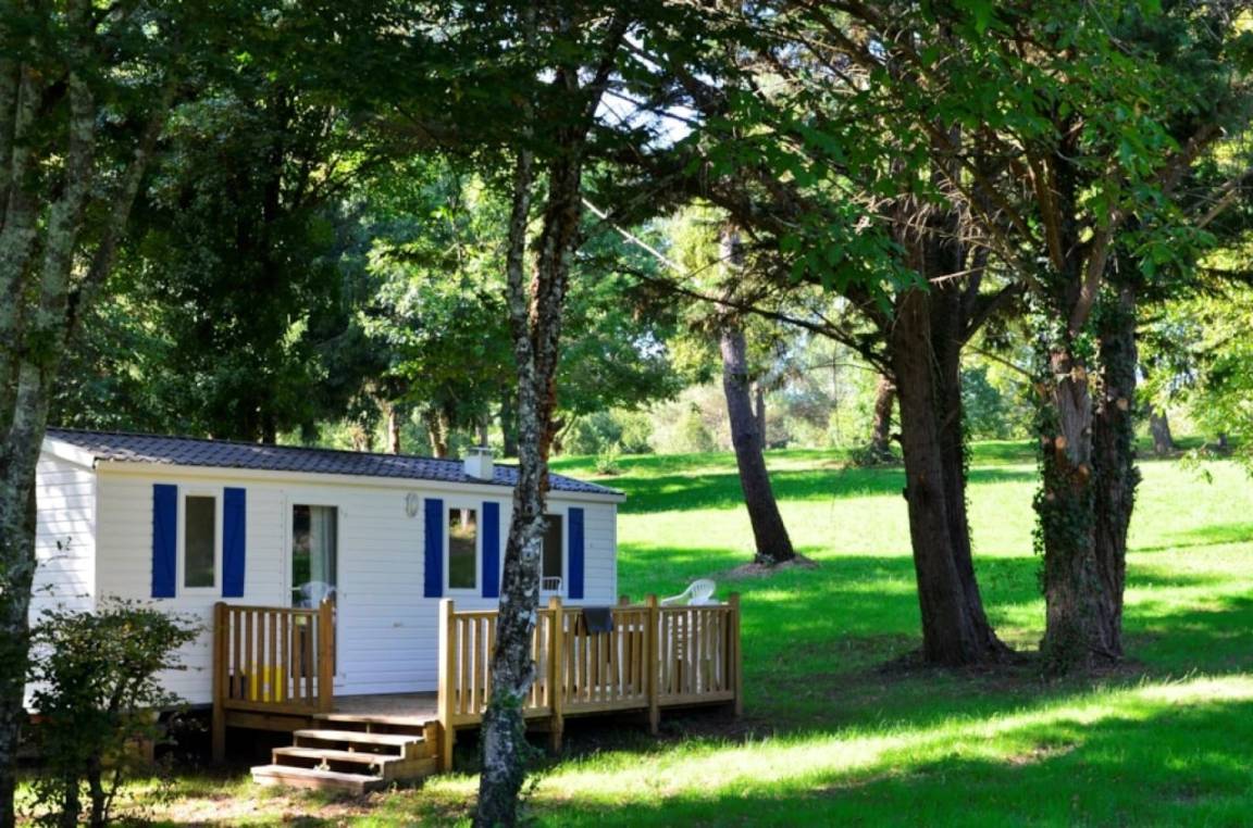 20 M² Camping ∙ 2 Chambres ∙ 5 Personnes - Le Buisson-de-Cadouin