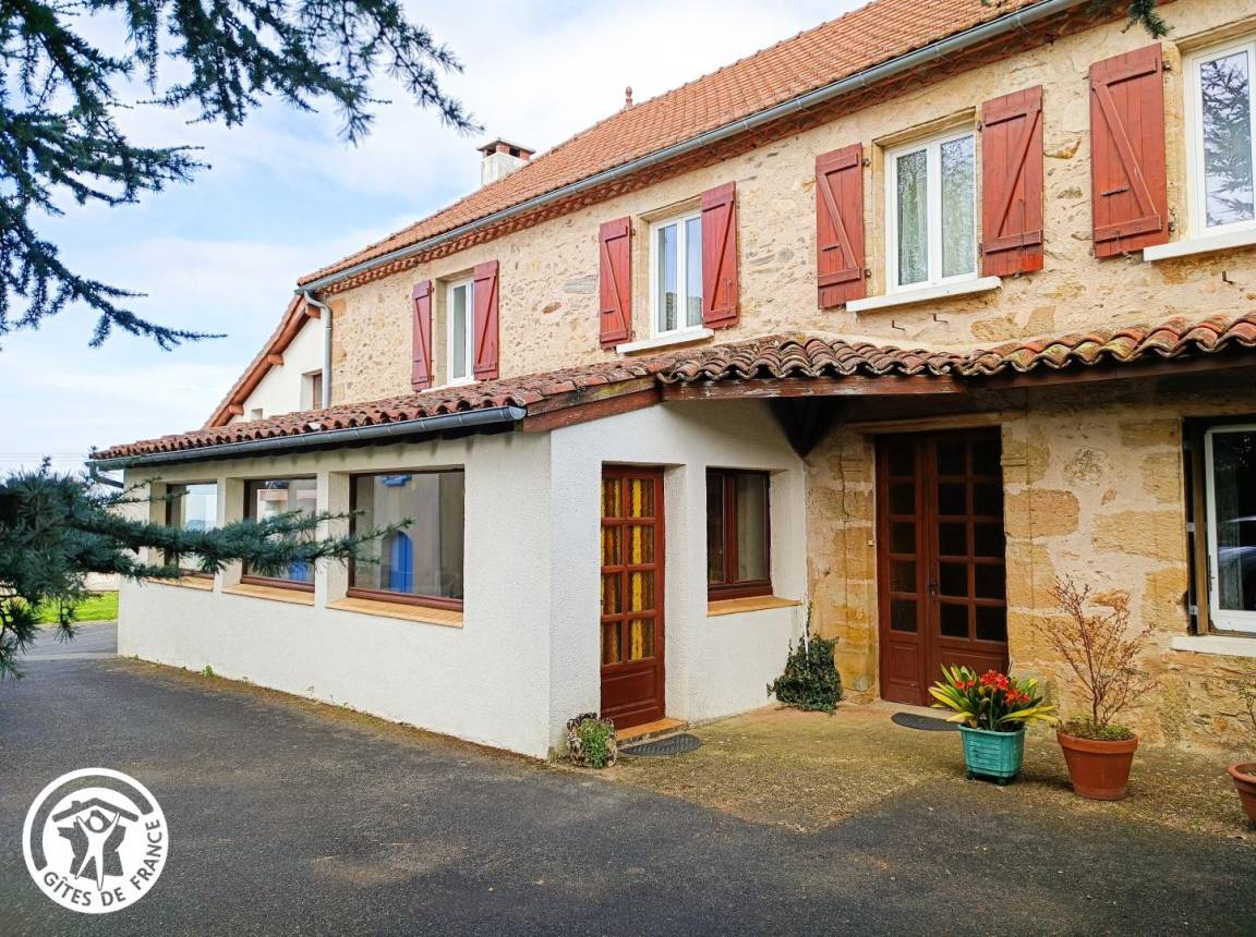 250 M² Gîte ∙ 5 Chambres ∙ 10 Personnes - Lot