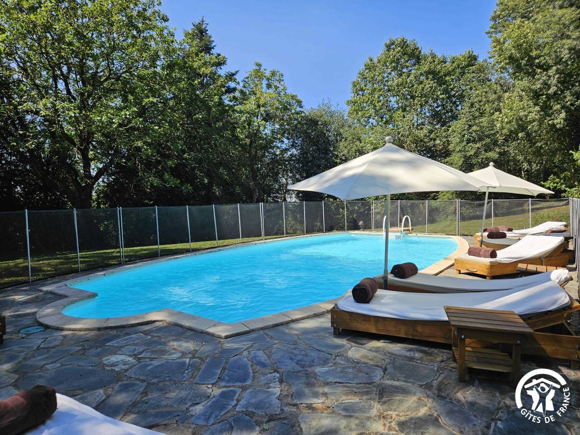 300 M² Gîte ∙ 4 Chambres ∙ 9 Personnes - Tarn