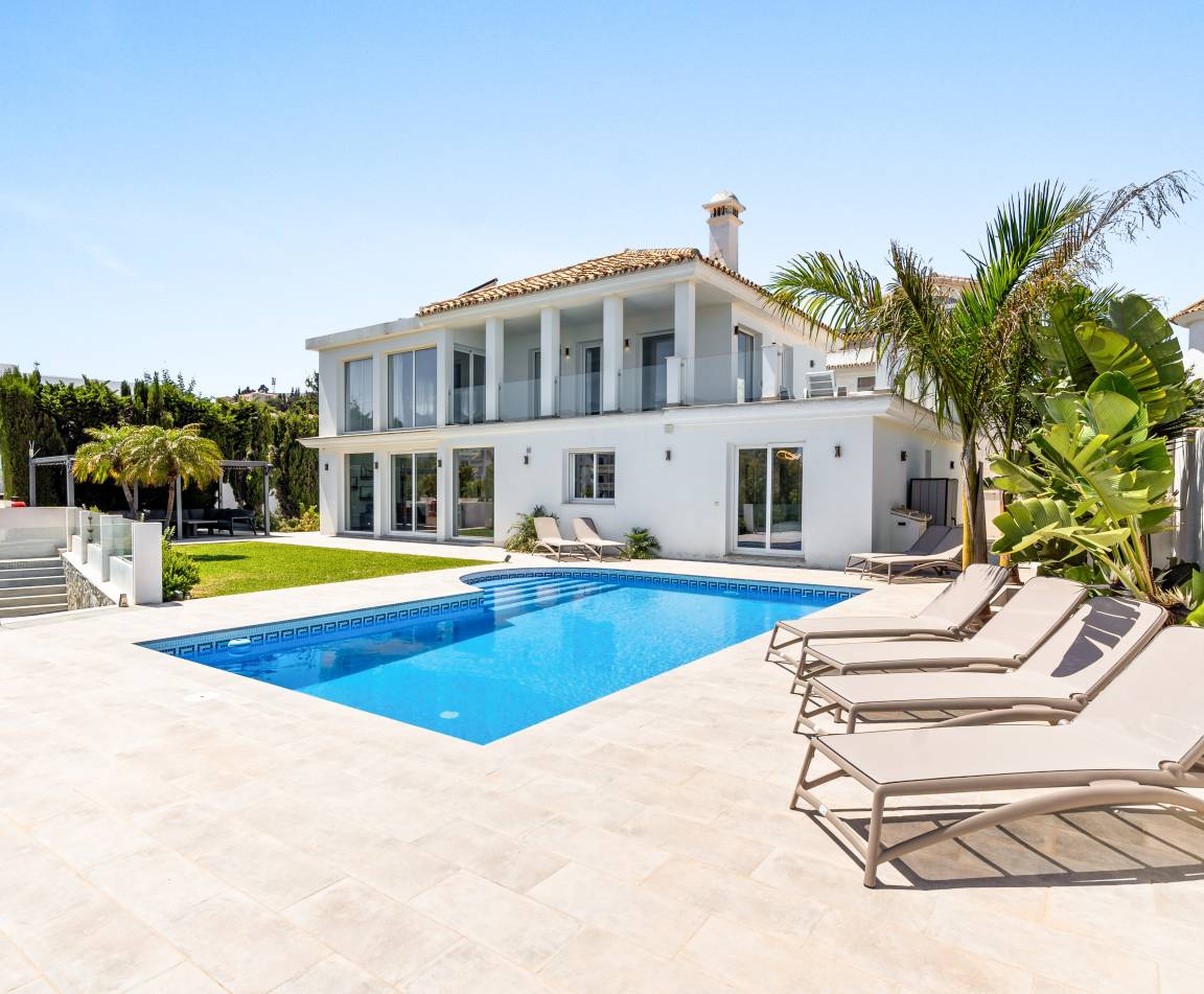 Villa ∙ 5 Habitaciones ∙ 10 Huéspedes - Calahonda