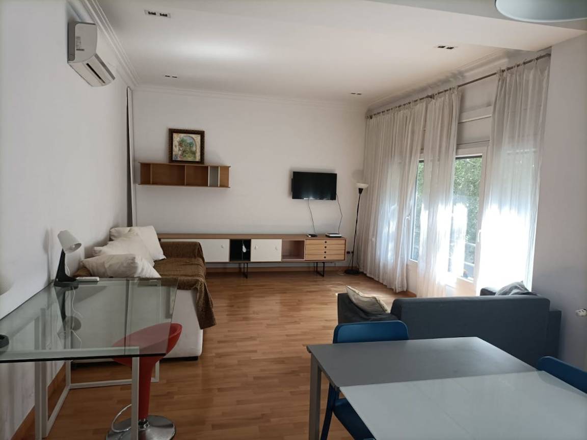 145 M² Apartment ∙ 4 Bedrooms ∙ 6 Guests - Barcelona