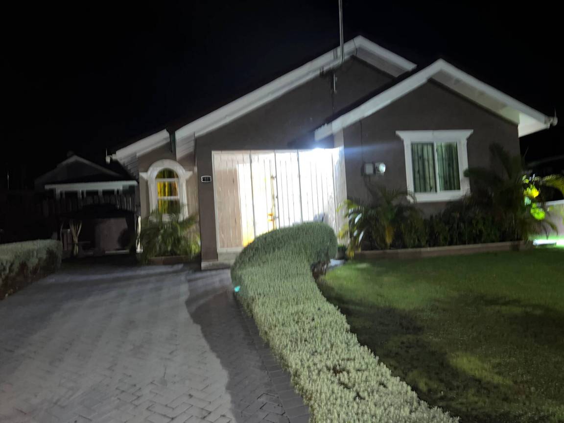 6500 M² Villa ∙ 3 Bedrooms ∙ 7 Guests - Ocho Rios
