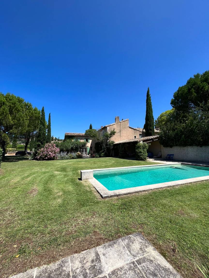200 M² Villa ∙ 4 Bedrooms ∙ 9 Guests - Gordes