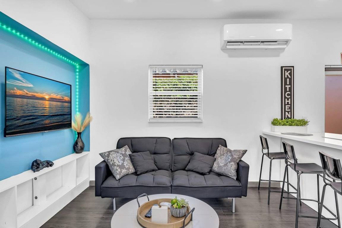 78 M² House ∙ 2 Bedrooms ∙ 4 Guests - Hollywood, FL