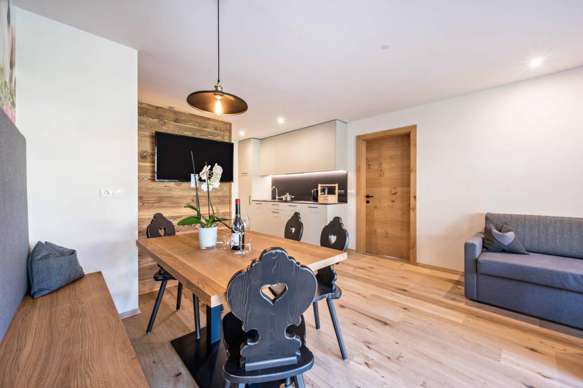 74 M² Ferienwohnung ∙ 2 Schlafzimmer ∙ 5 Gäste - Brixen