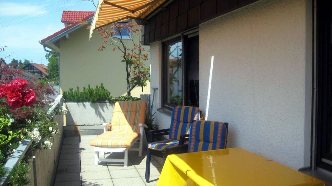 78 M² Ferienwohnung ∙ 1 Schlafzimmer ∙ 4 Gäste - Langenargen