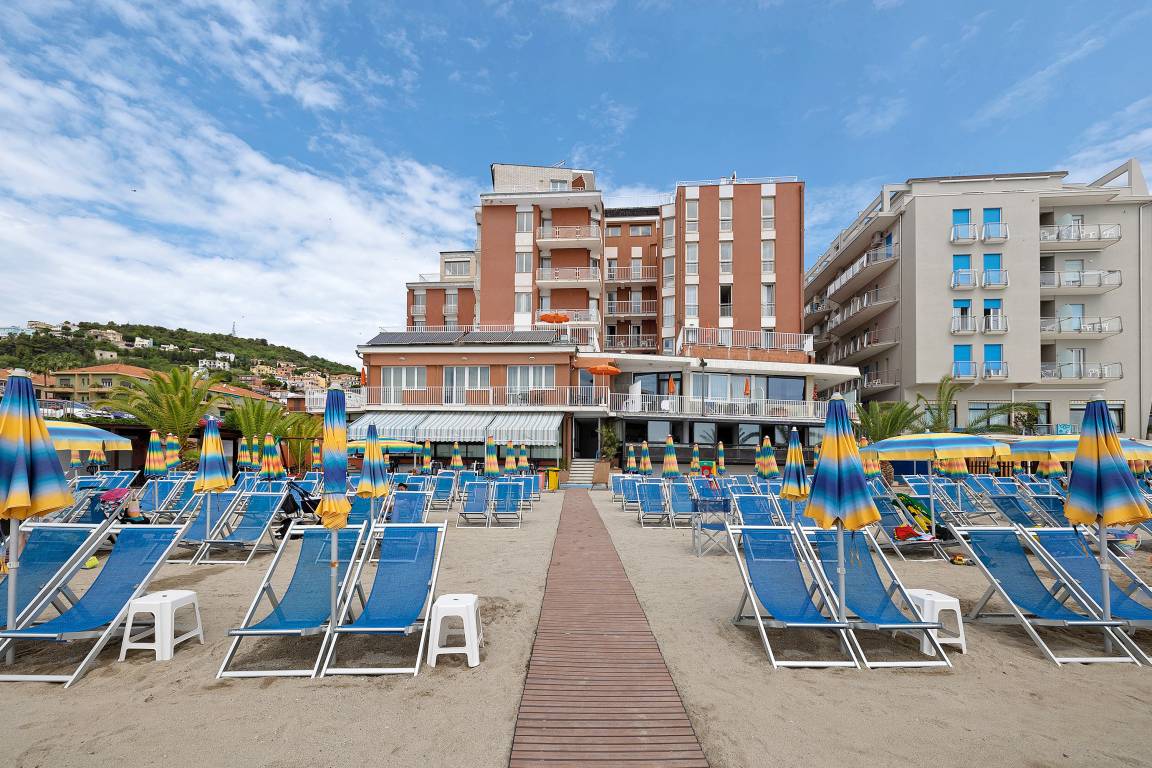 30 M² Apartamento ∙ 1 Quarto ∙ 4 Hóspedes - Pietra Ligure