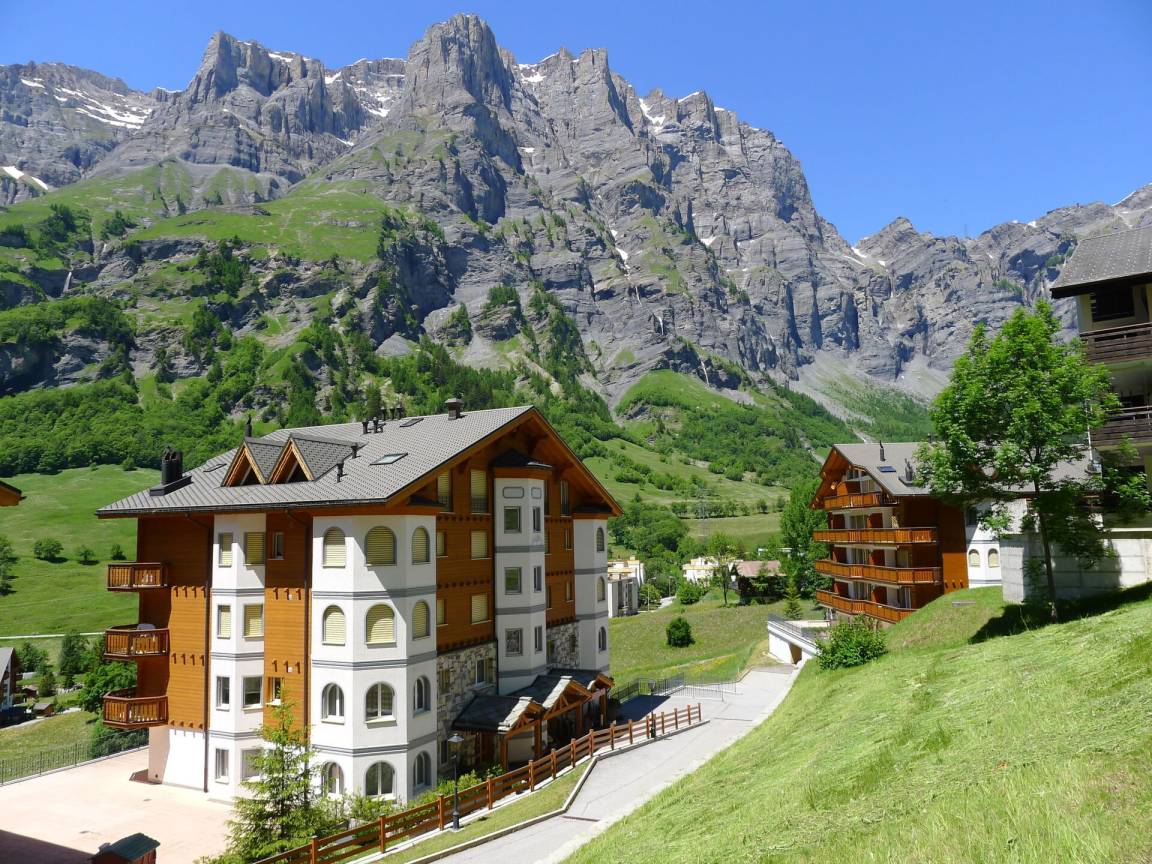 90 M² Ferienwohnung ∙ 2 Schlafzimmer ∙ 4 Gäste - Leukerbad