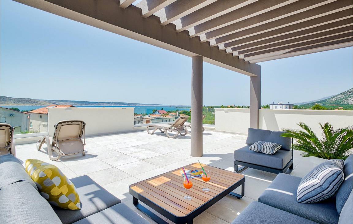 300 M² Ferienhaus ∙ 6 Schlafzimmer ∙ 12 Gäste - Starigrad-Paklenica