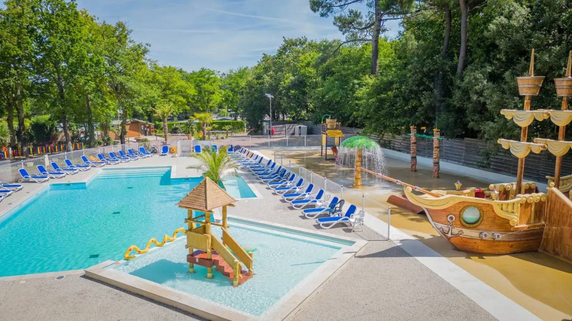 27 M² Camping ∙ 2 Chambres ∙ 4 Personnes - Les Mathes