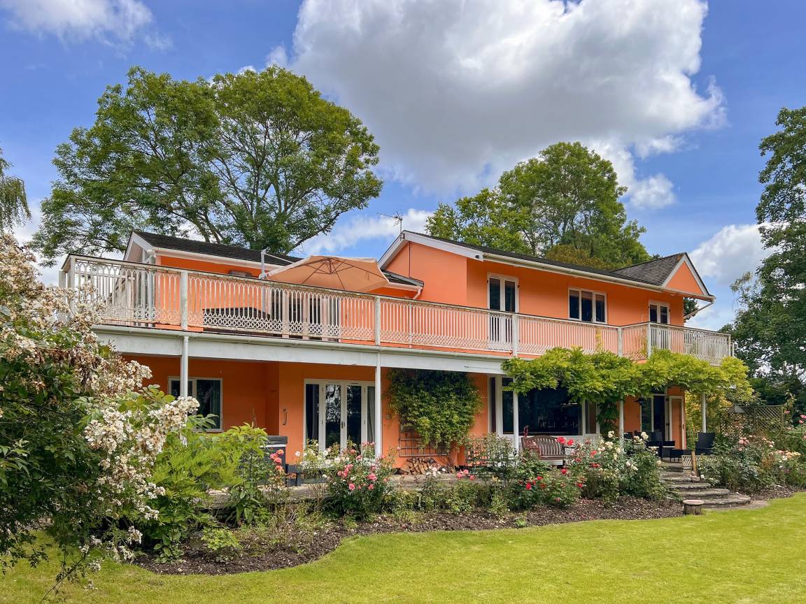Cottage ∙ 5 Bedrooms ∙ 12 Guests - Suffolk
