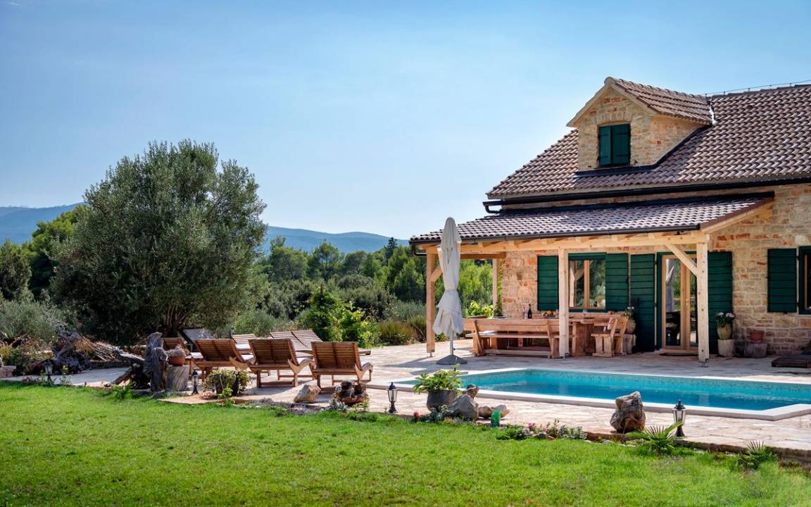 Villa ∙ 5 Bedrooms ∙ 12 Guests - Stari Grad