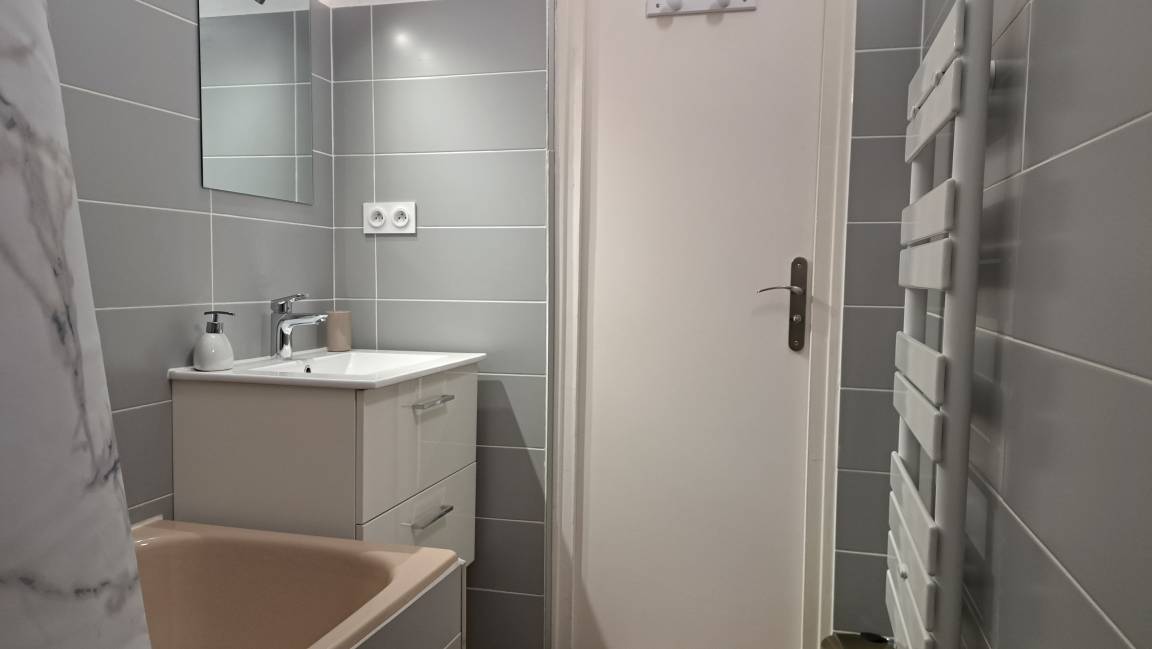 22 M² Studio ∙ 2 Personnes - Allevard