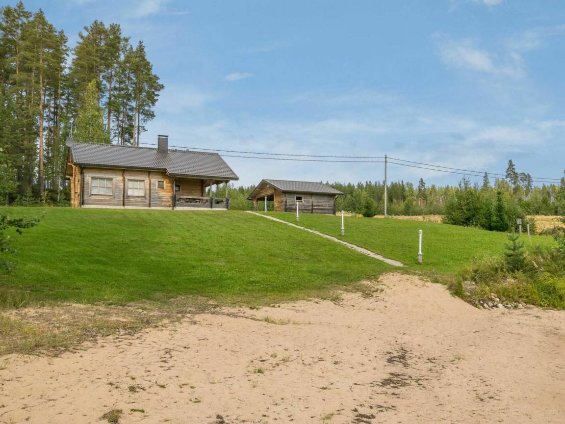 110 M² Talo ∙ 3 Makuuhuonetta ∙ 8 Vierasta - Karstula