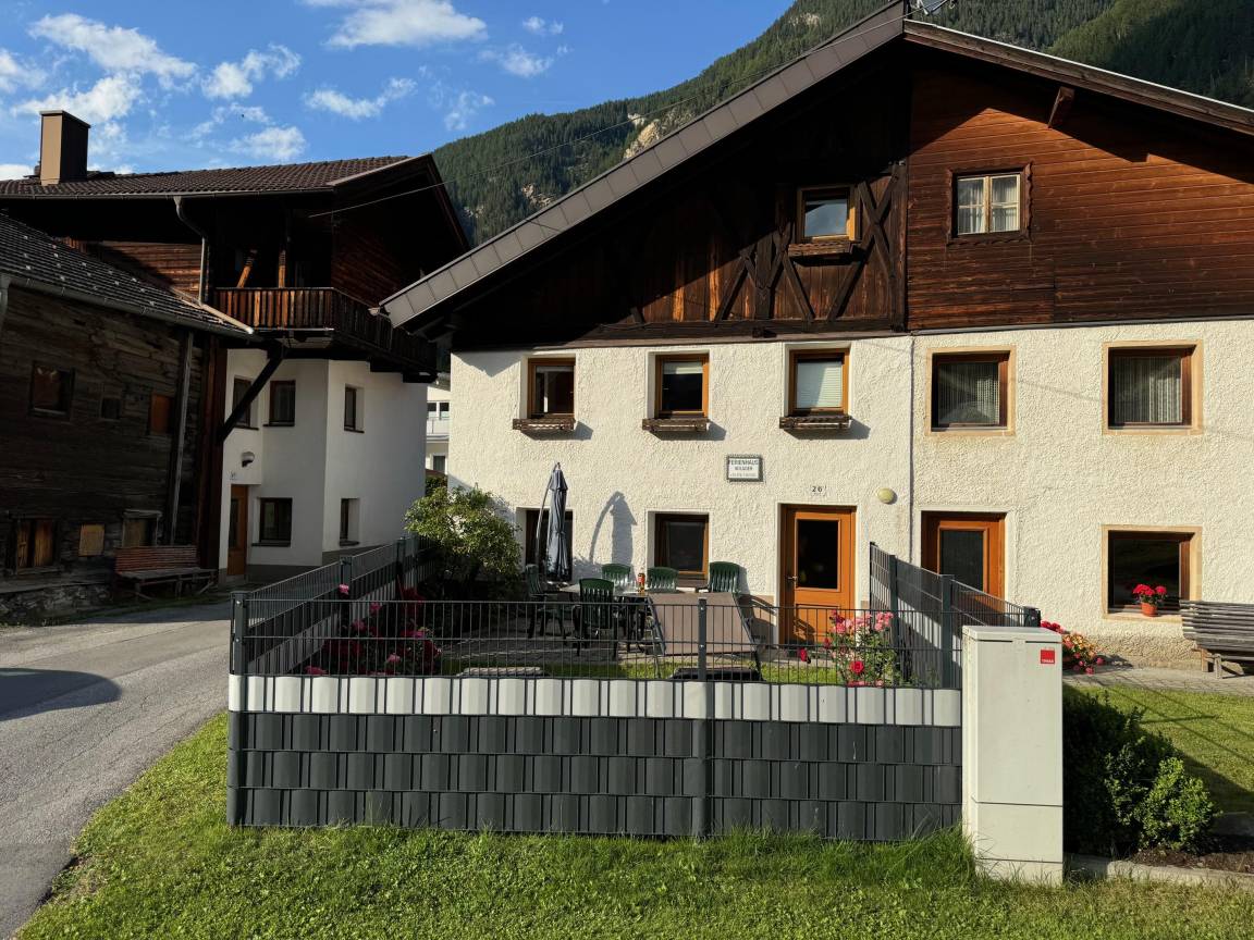 140 M² Ferienhaus ∙ 6 Schlafzimmer ∙ 10 Gäste - Längenfeld