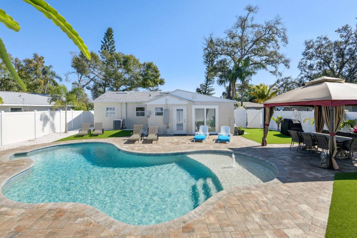 192 M² House ∙ 3 Bedrooms ∙ 8 Guests - Bradenton, FL