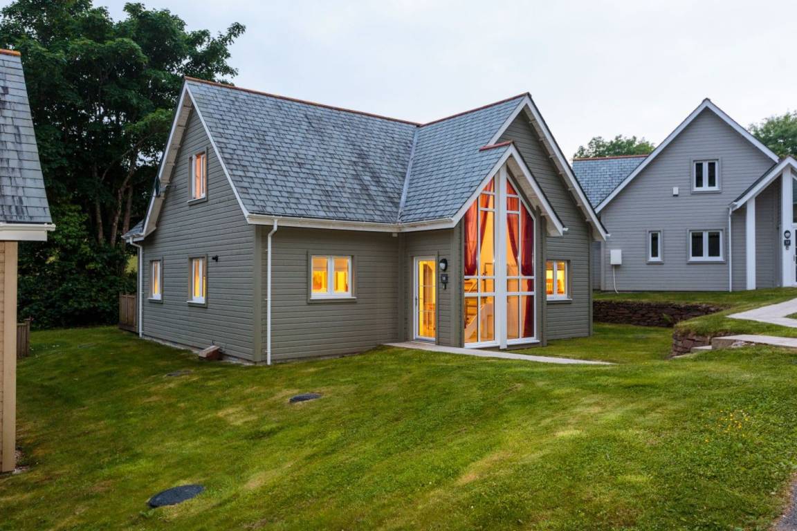 Cottage ∙ 4 Bedrooms ∙ 7 Guests - St Austell