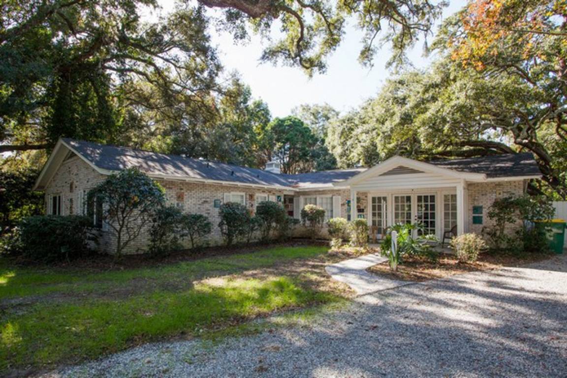 House ∙ 3 Bedrooms ∙ 6 Guests - Jekyll Island, GA