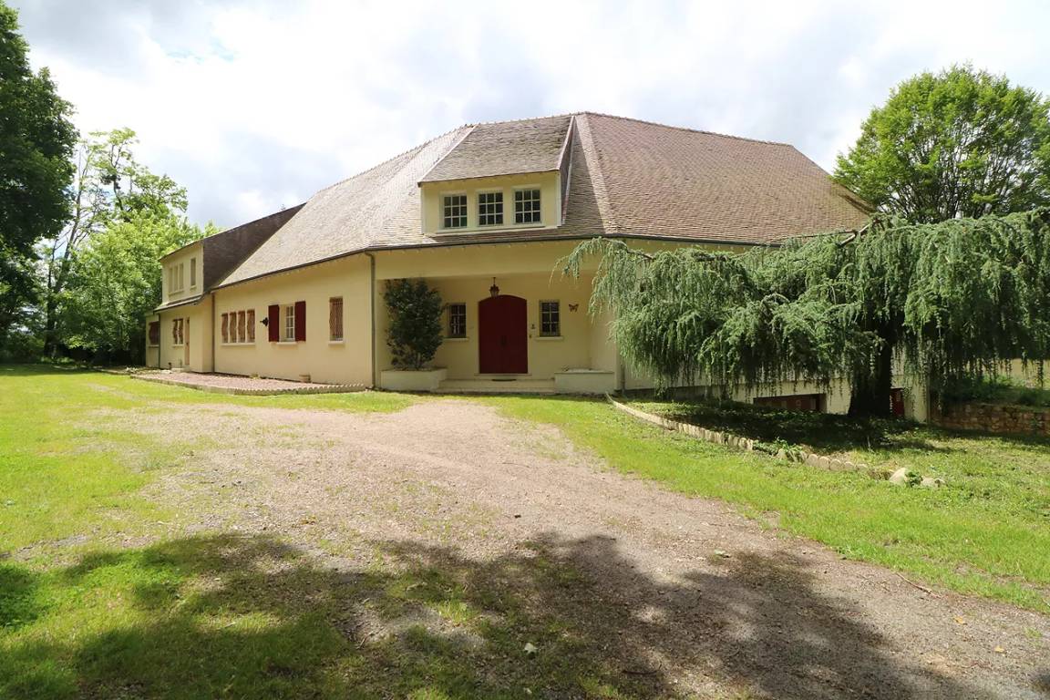 520 M² Maison De Vacances ∙ 9 Chambres ∙ 15 Personnes - ibis Styles Vierzon