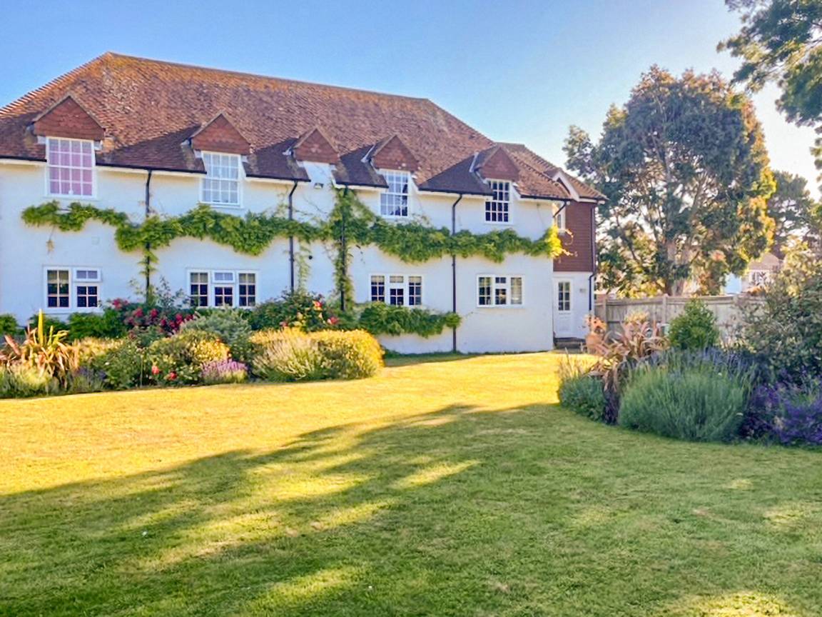 Cottage ∙ 2 Bedrooms ∙ 4 Guests - Selsey