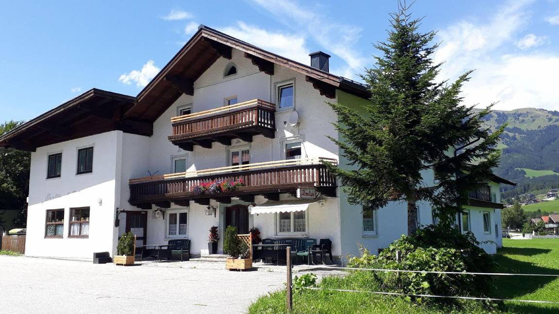 380 M² Ferienhaus ∙ 11 Schlafzimmer ∙ 24 Gäste - Bramberg am Wildkogel