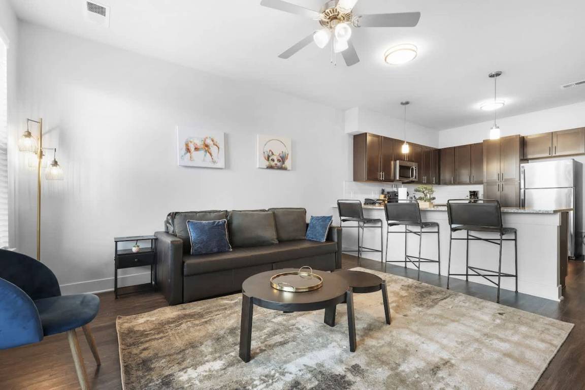 Apartment ∙ 2 Bedrooms ∙ 4 Guests - Indianapolis, IN