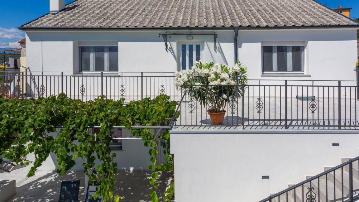 100 M² Villa ∙ 2 Schlafzimmer ∙ 4 Gäste - Bakar