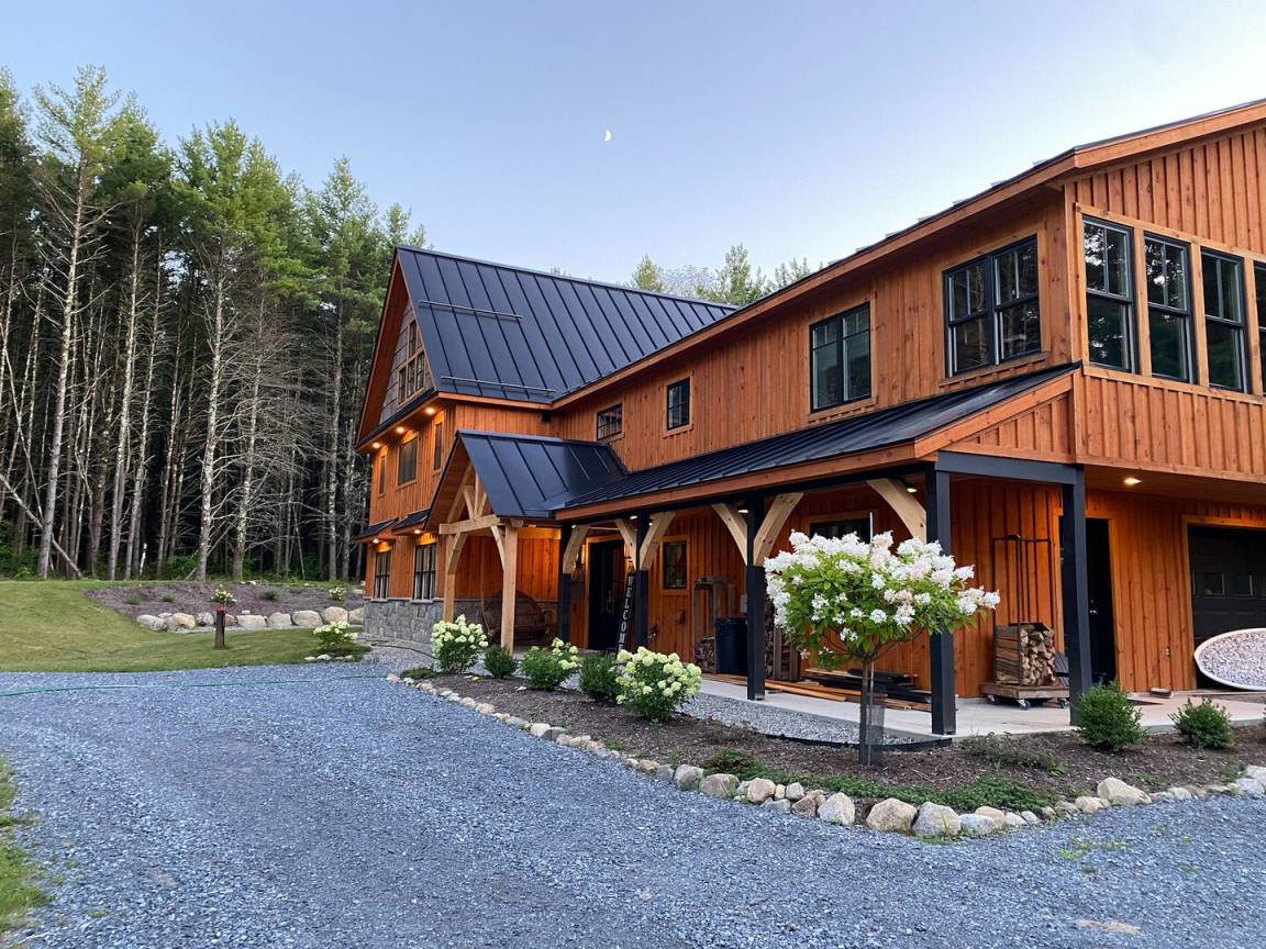 113 M² House ∙ 5 Bedrooms ∙ 15 Guests - Lake George, NY