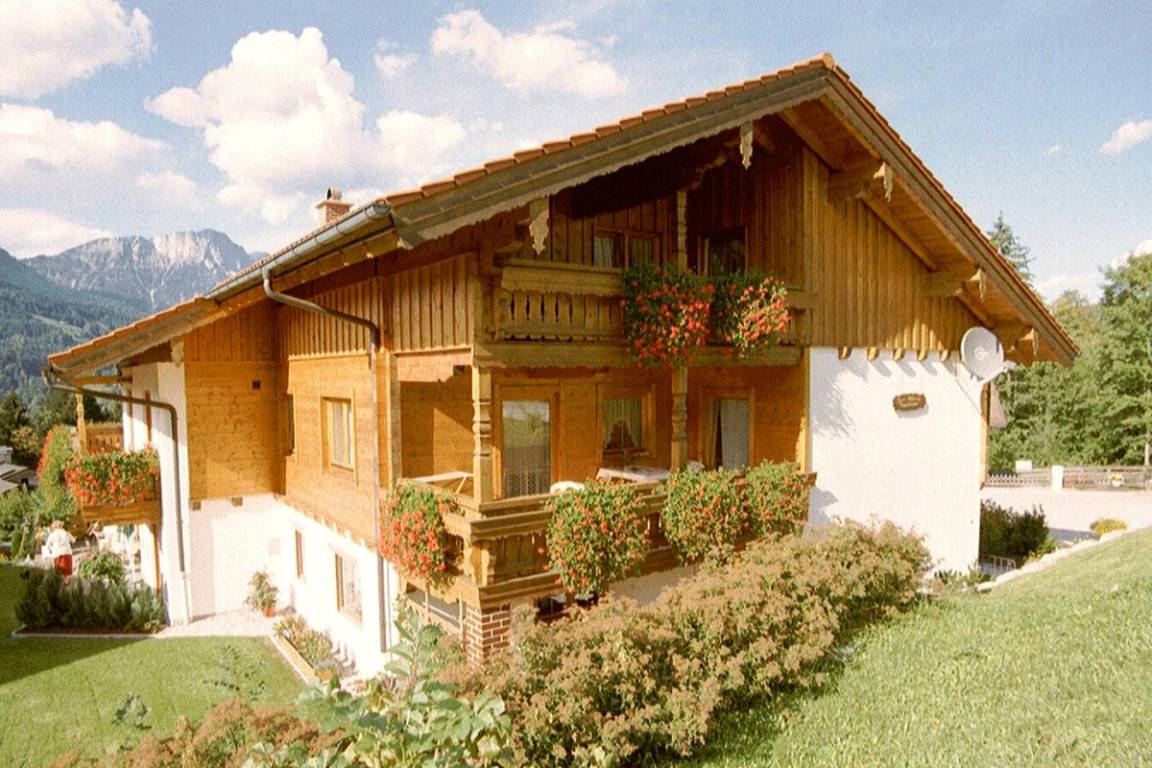 65 M² Ferienwohnung ∙ 2 Schlafzimmer ∙ 3 Gäste - Marktschellenberg