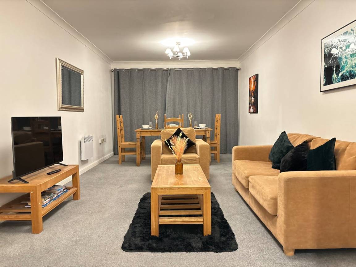 55 M² Apartament ∙ 1 Sypialnia ∙ 2 Gości - Wokingham