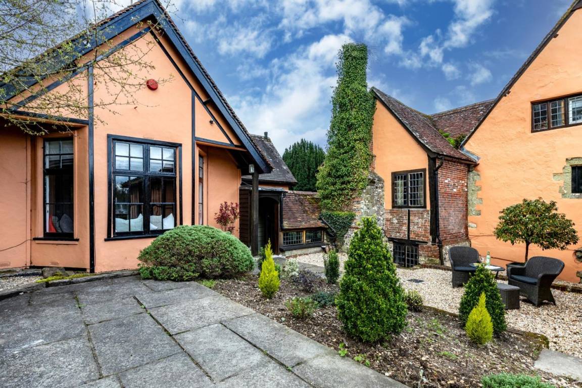 House ∙ 2 Bedrooms ∙ 4 Guests - Shaftesbury