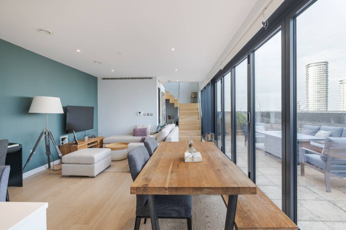 90 M² Apartment ∙ 2 Bedrooms ∙ 4 Guests - Woolwich