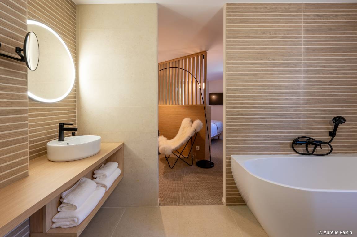 300 M² Maison De Campagne ∙ 7 Chambres ∙ 15 Personnes - Tarare