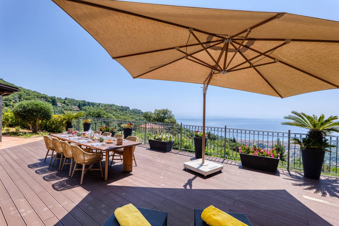 280 M² Villa ∙ 4 Schlafzimmer ∙ 8 Gäste - Alassio