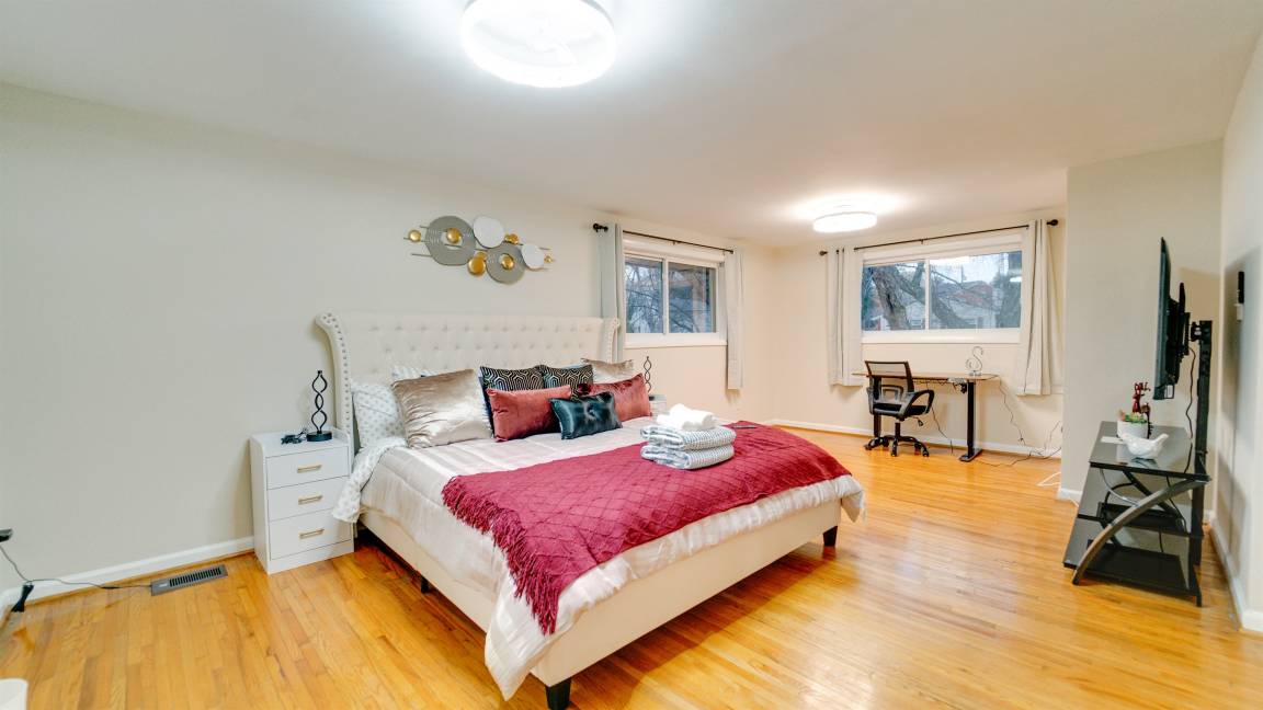 171 M² House ∙ 5 Bedrooms ∙ 22 Guests - Maryland
