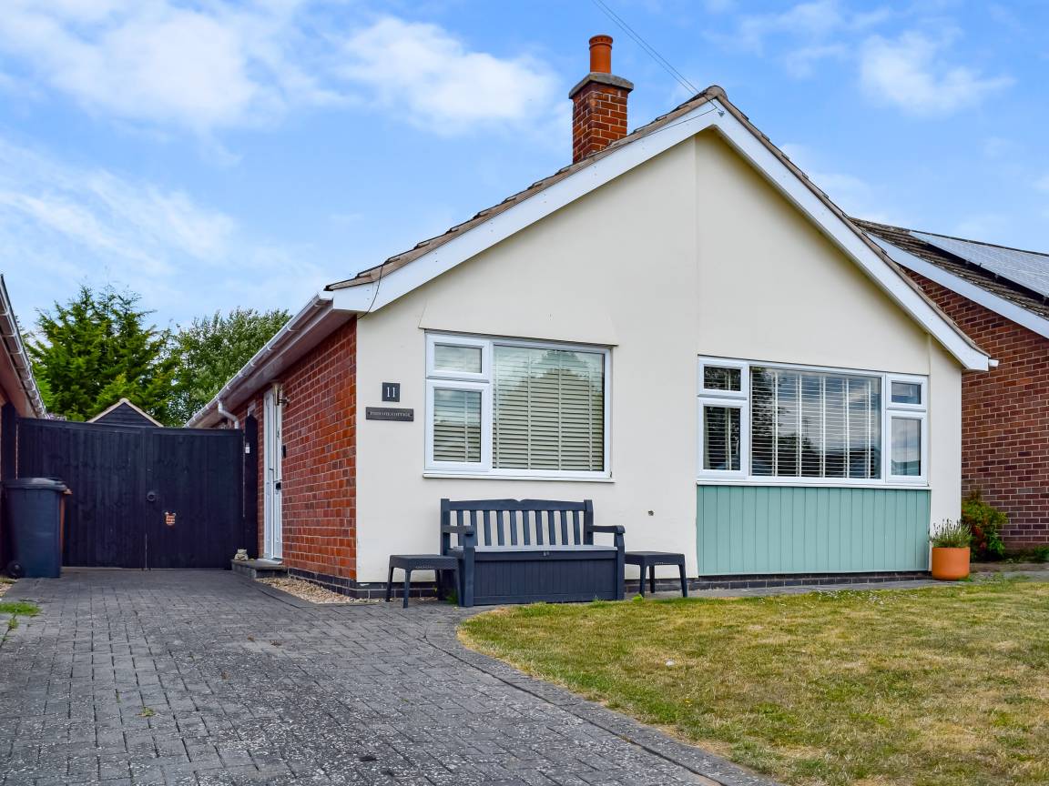 Cottage ∙ 2 Bedrooms ∙ 4 Guests - Lincolnshire