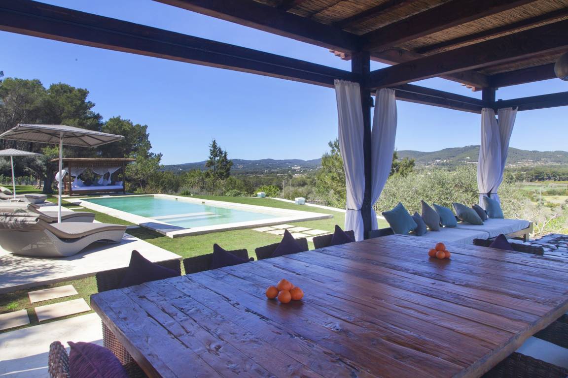 240 M² Villa ∙ 4 Slaapkamers ∙ 8 Gasten - Santa Eulària des Riu
