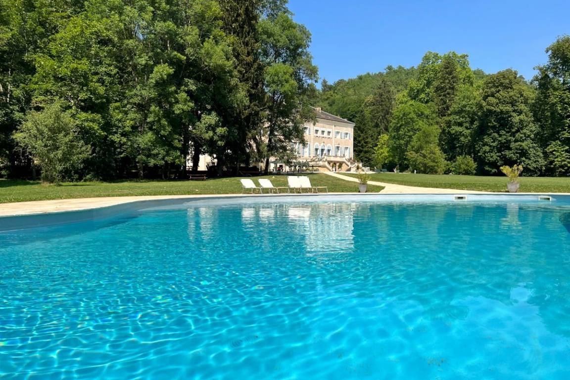 Château ∙ 14 Chambres ∙ 30 Personnes - Lac de Mondély