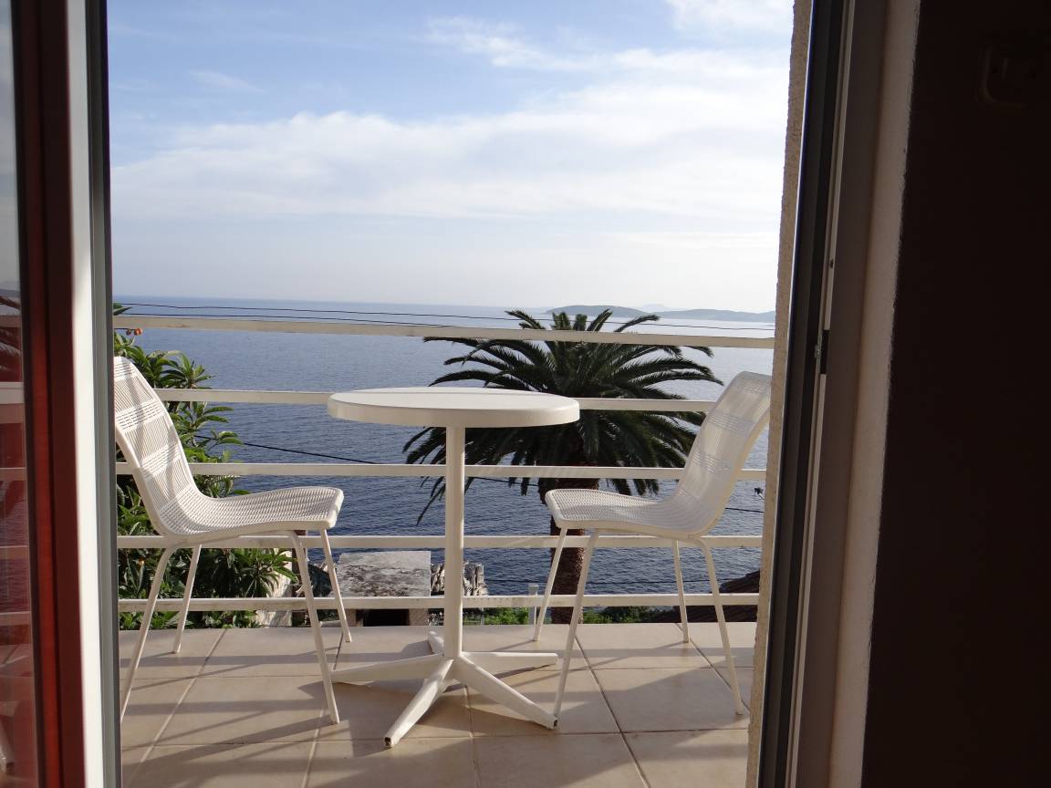 51 M² House ∙ 2 Bedrooms ∙ 4 Guests - Trpanj