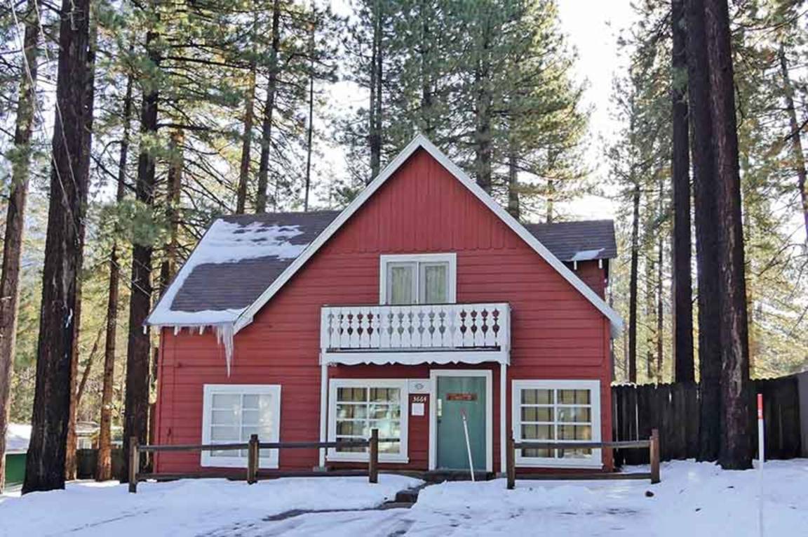 214 M² Cabin ∙ 5 Bedrooms ∙ 12 Guests - South Lake Tahoe, CA