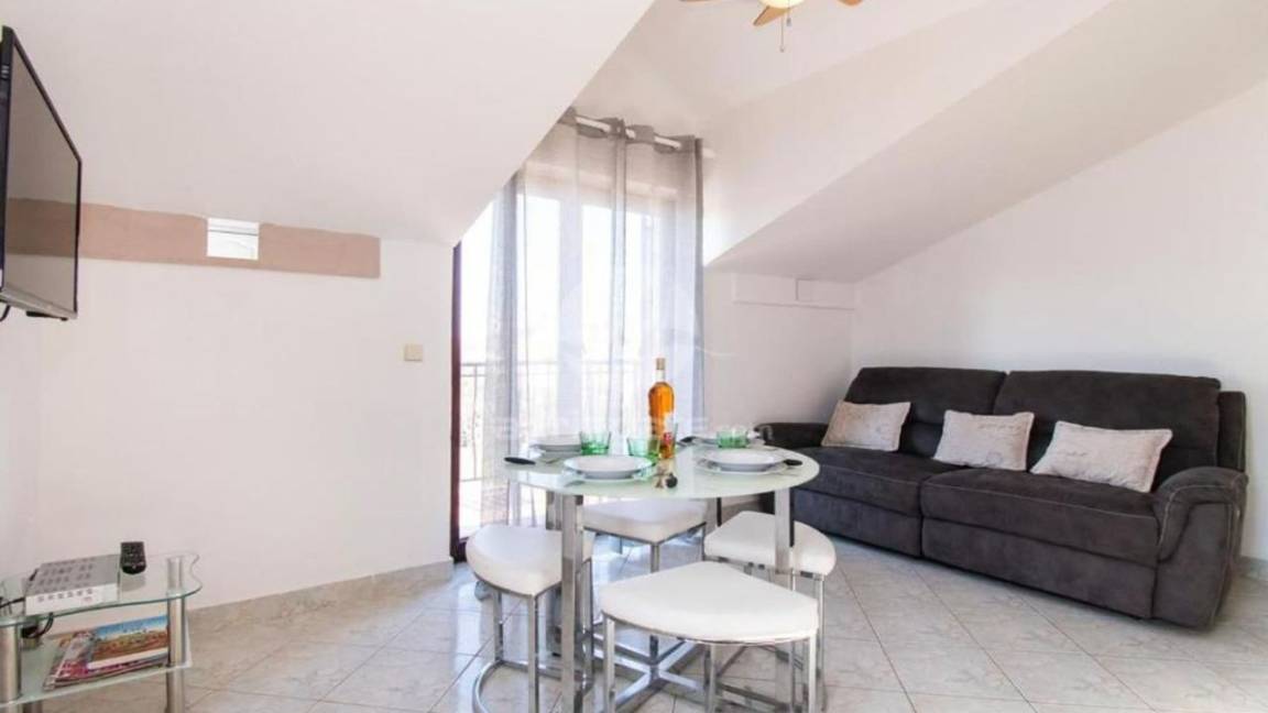 75 M² Apartment ∙ 2 Bedrooms ∙ 5 Guests - Vir