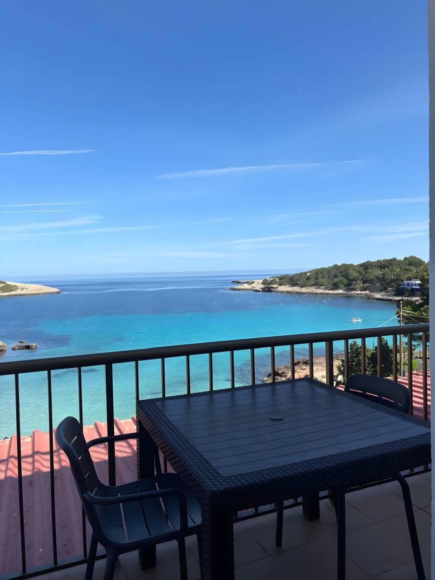 75 M² Aparthotel ∙ 2 Bedrooms ∙ 5 Guests - Ibiza