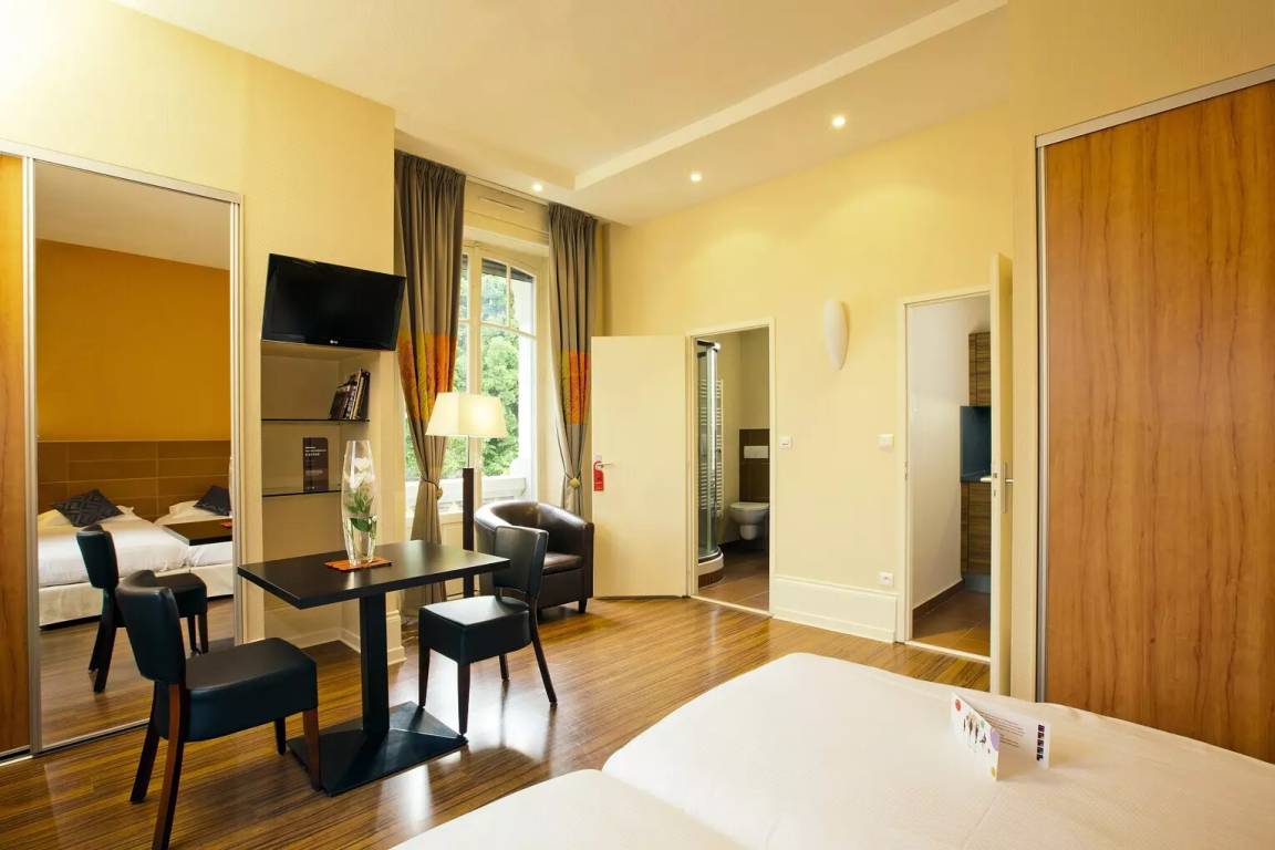 30 M² Appartement ∙ 1 Slaapkamer ∙ 2 Gasten - Luxeuil-les-Bains