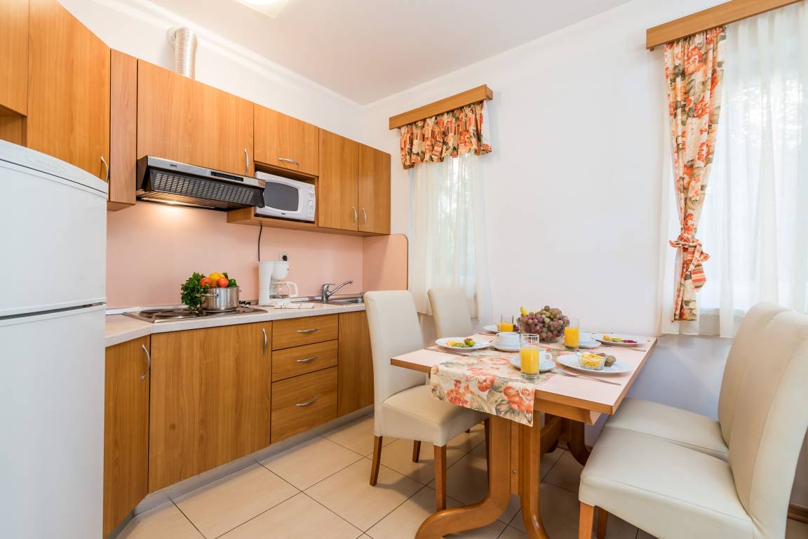 40 M² Apartamento ∙ 1 Habitación ∙ 4 Huéspedes - Rab